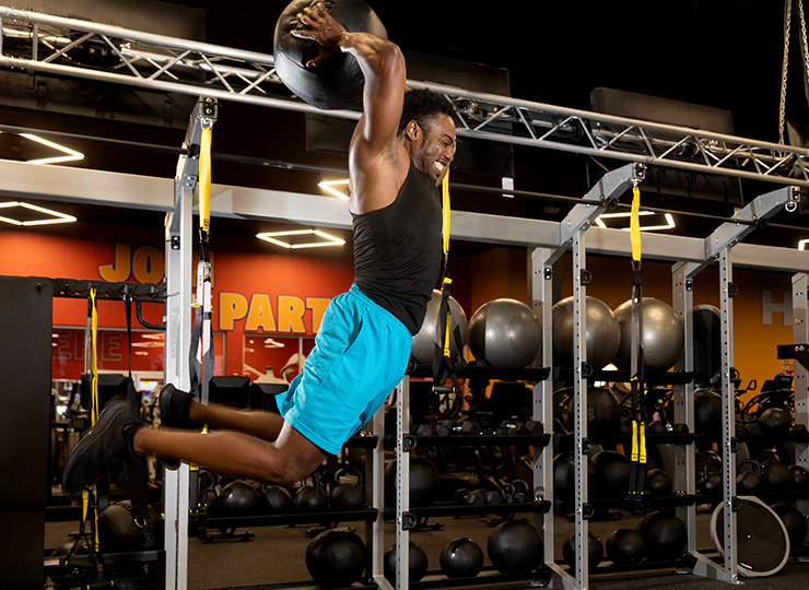 Medicine Ball Core Workouts You Should Try At The Gym - Crunch